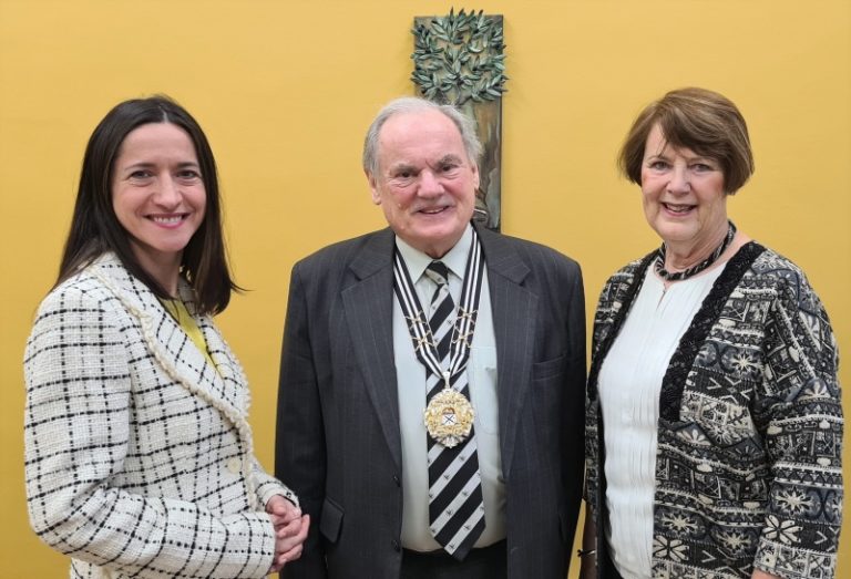 The Master Glazier, Michael Dalton and his Consort, Kate Dalton visits ...